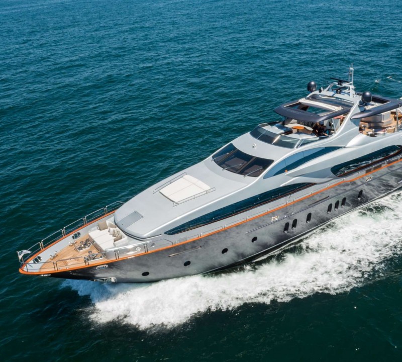 Azimut Yachts. | CHARTERWORLD Luxury Yachts For Charter